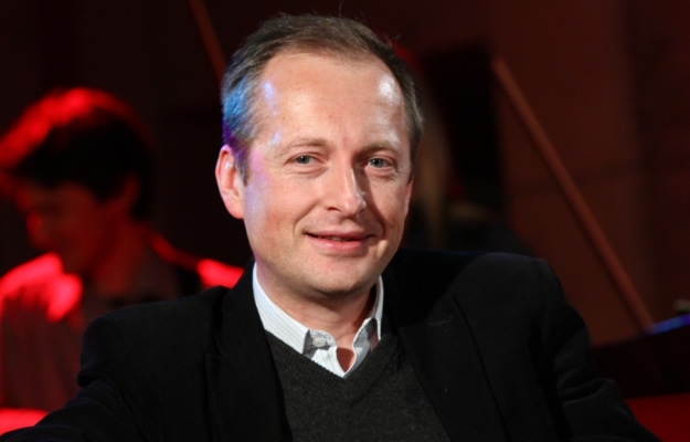 Dziennikarz Konrad Piasecki ujawnia tajemnice polityków. "Zabawa jest ...