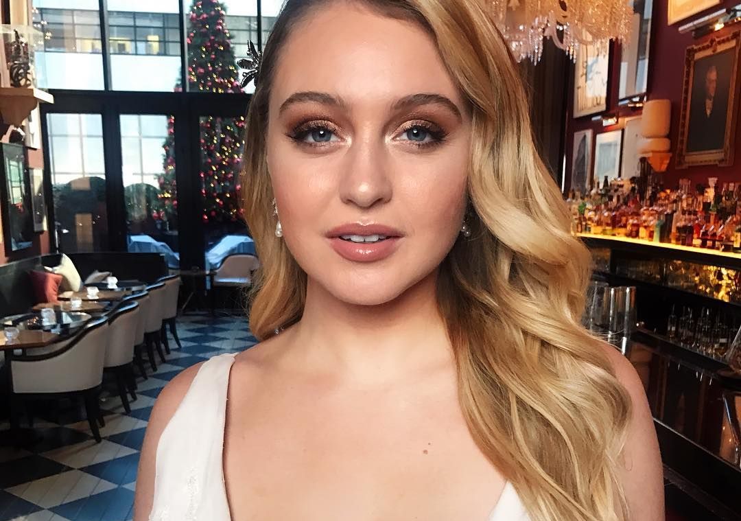 Iskra cała na biało. I wcale nie wygląda niewinnie - WP Kobieta