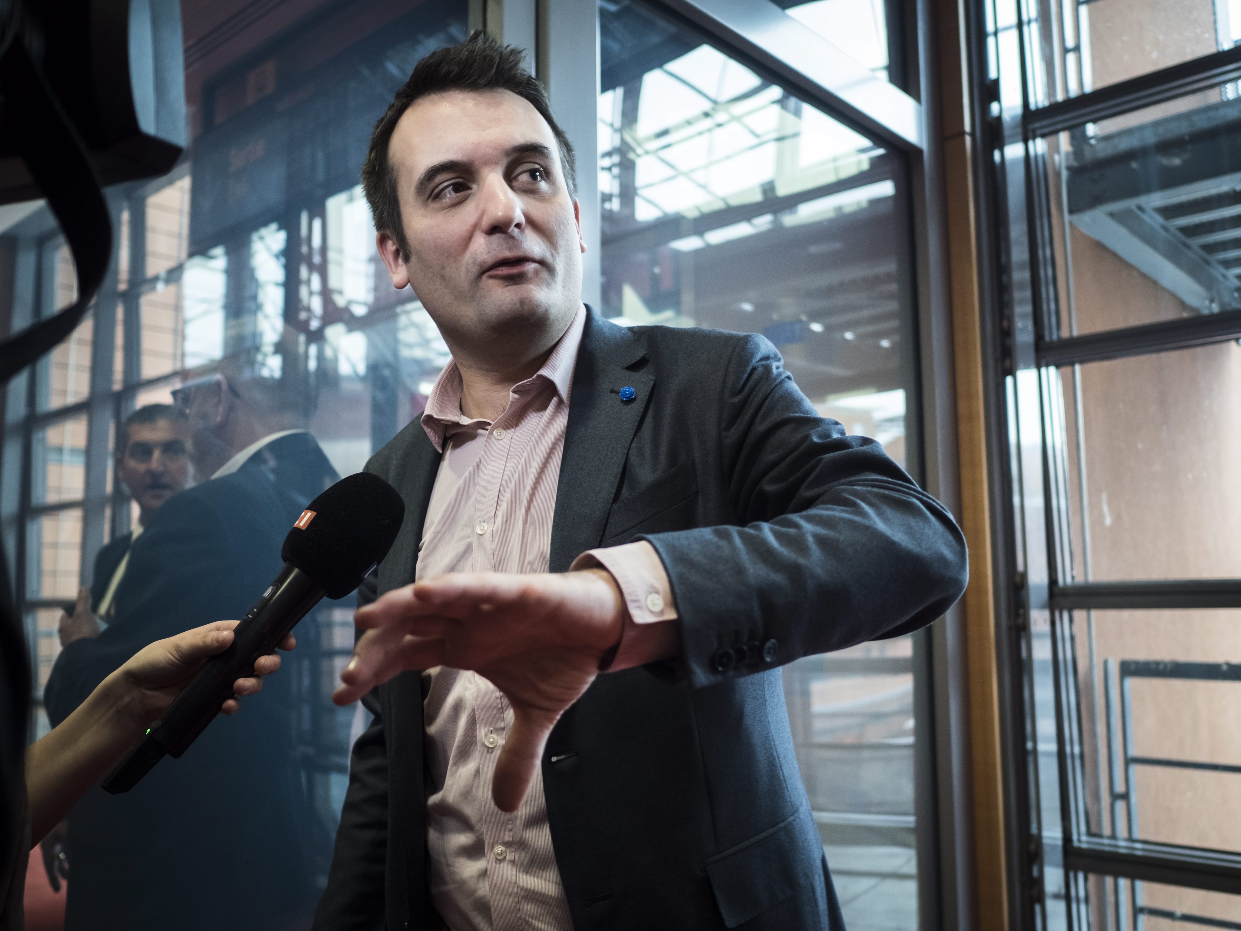 Francja: nowa partia na prawicy. Dąży do Frexitu - WP Wiadomości